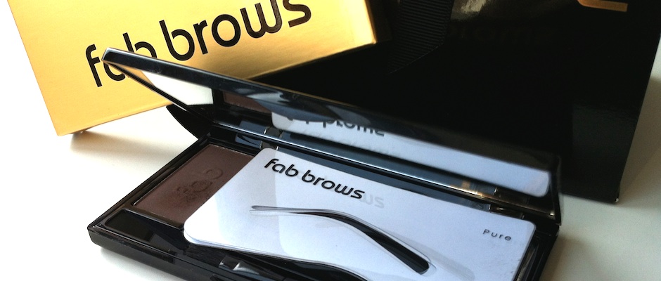 Perfekte Augenbrauen per Schablone mit FAB BROWS : Beautylog